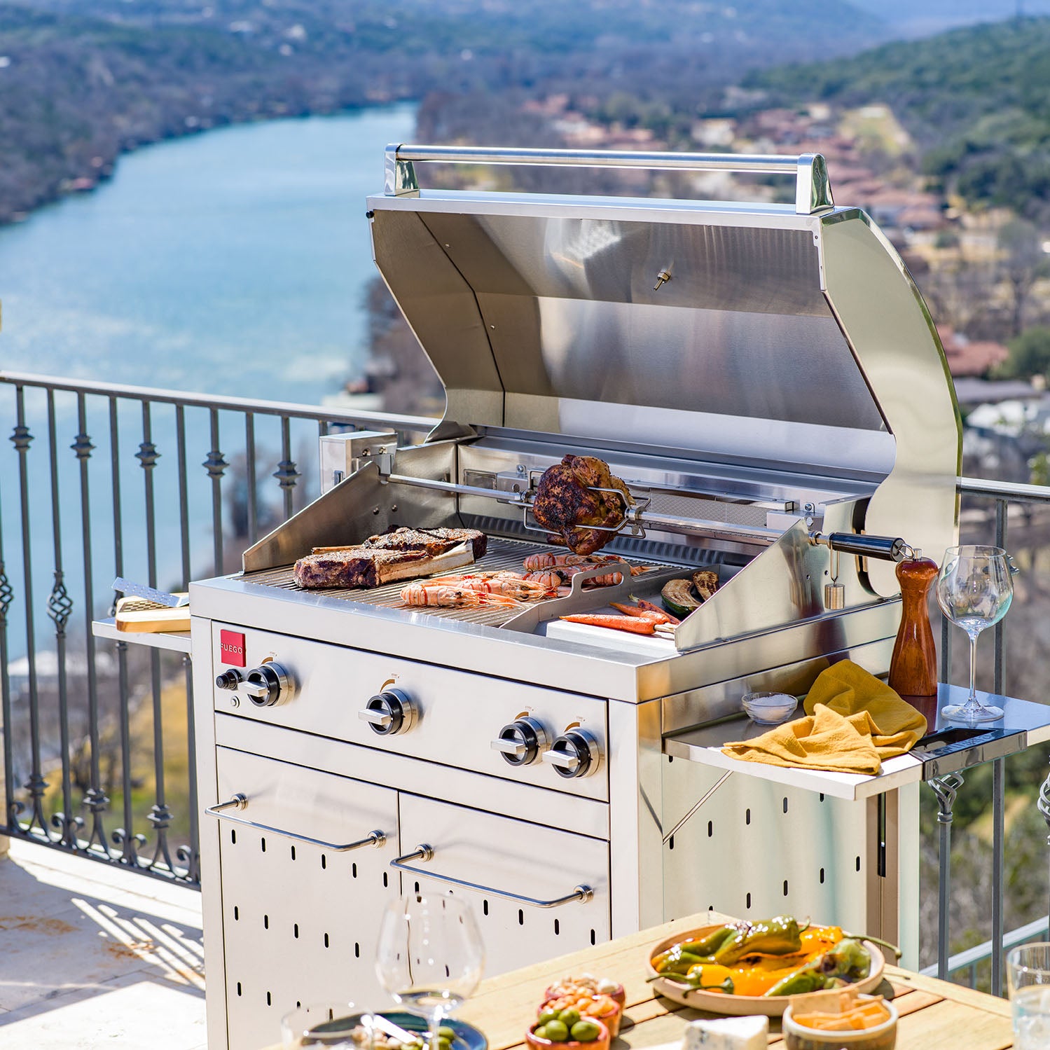 Fuego Premium Propane & Natural Gas Grills | High Heat Performance